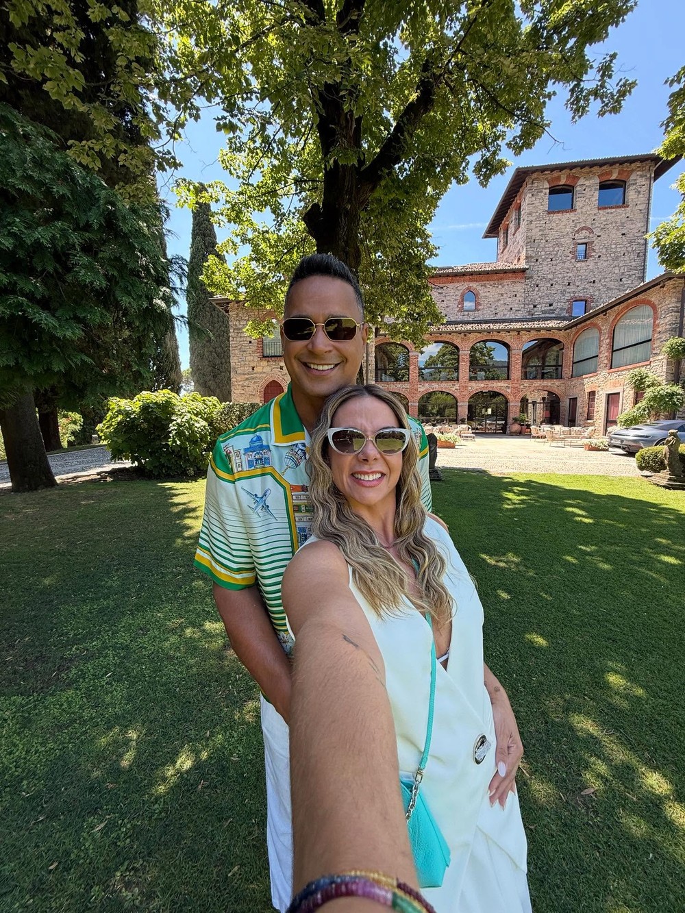 Carla Perez treina durante viagem e cita o filho: 'Orgulhoso de sua aluna'