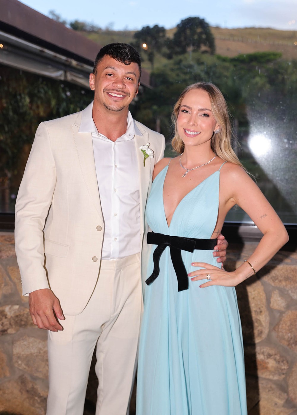 Tata Estaniecki e Júlio Cocielo são vistos juntos após fim do casamento ...