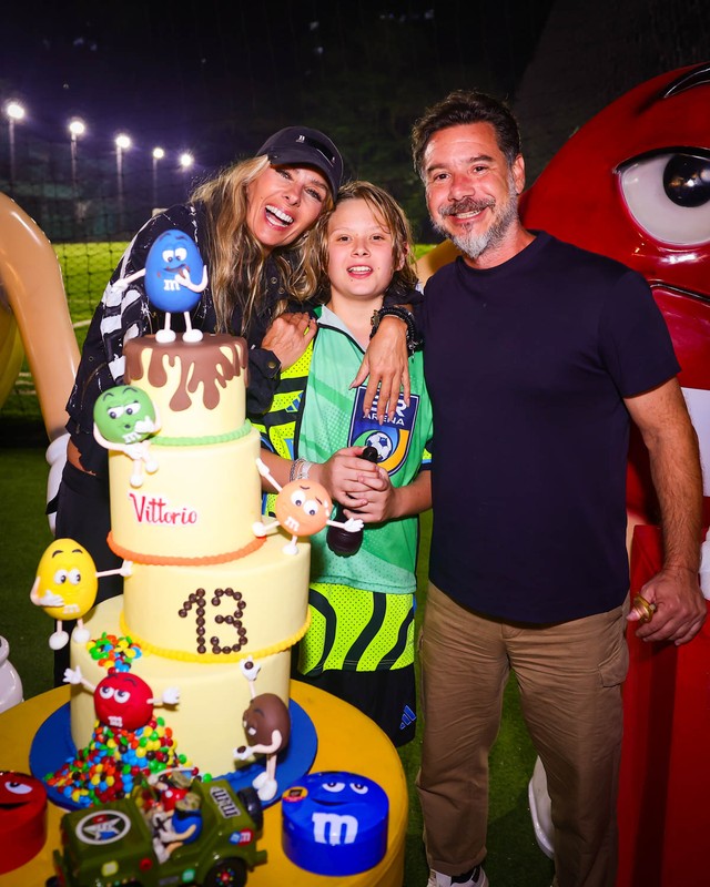 Adriane Galisteu se declara a Alexandre Iodice pelos 13 anos de casamento