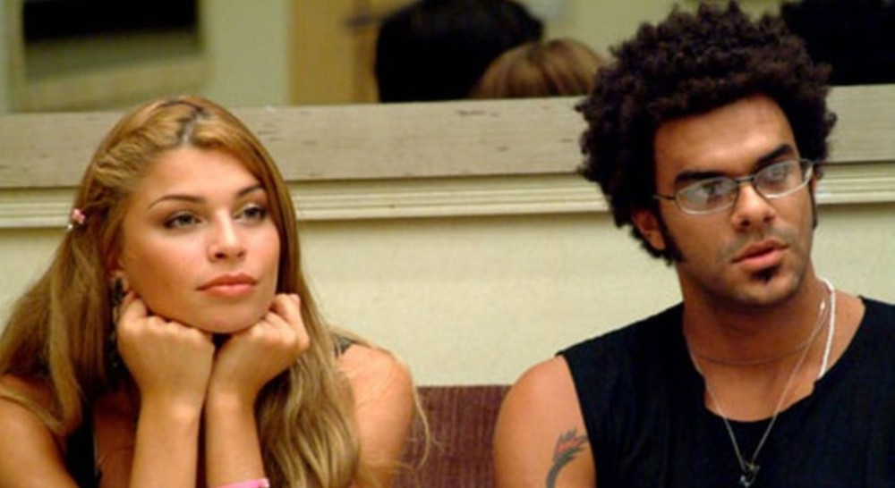 Ex-BBB Alan Passos exibe corpo tatuado em foto de sunga na web