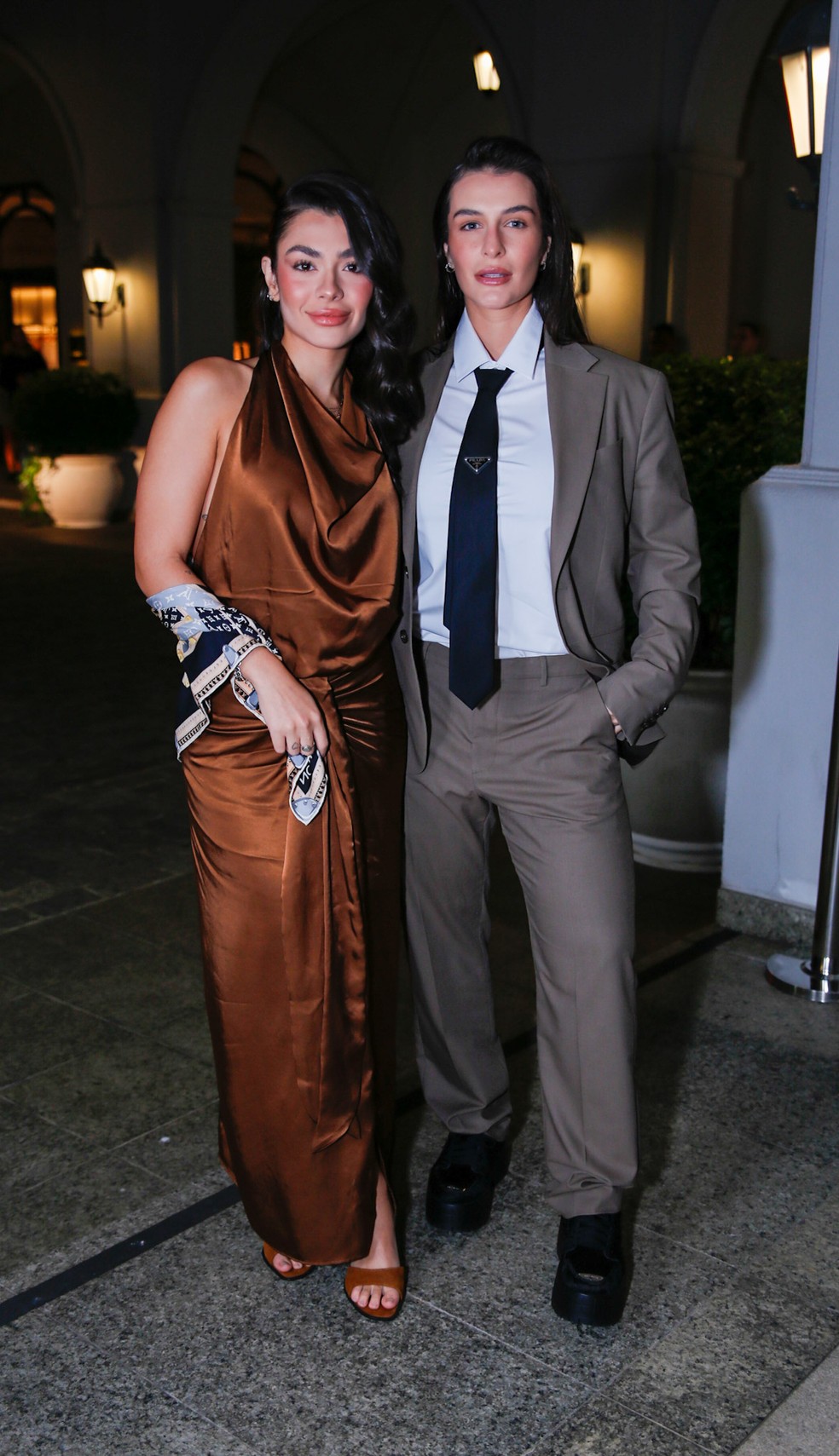 Famosos marcam presença em casamento de Tainá Castro e Eder Militão; fotos