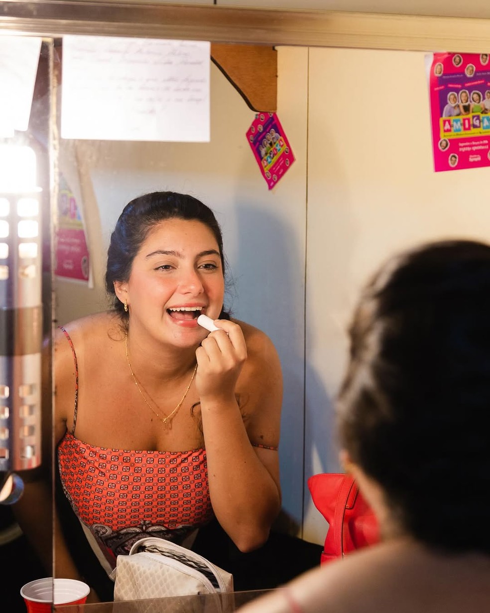 Julia Iorio recria peça do pai, Duda Ribeiro, após 25 anos: 'Minhas ...