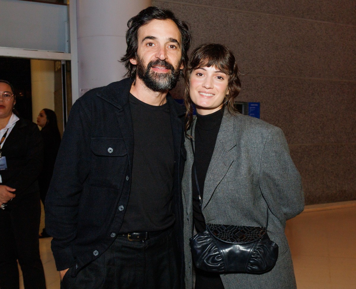 Julio Andrade, o Rubinho de 'Vale Tudo', vai com a esposa a show de Ben ...