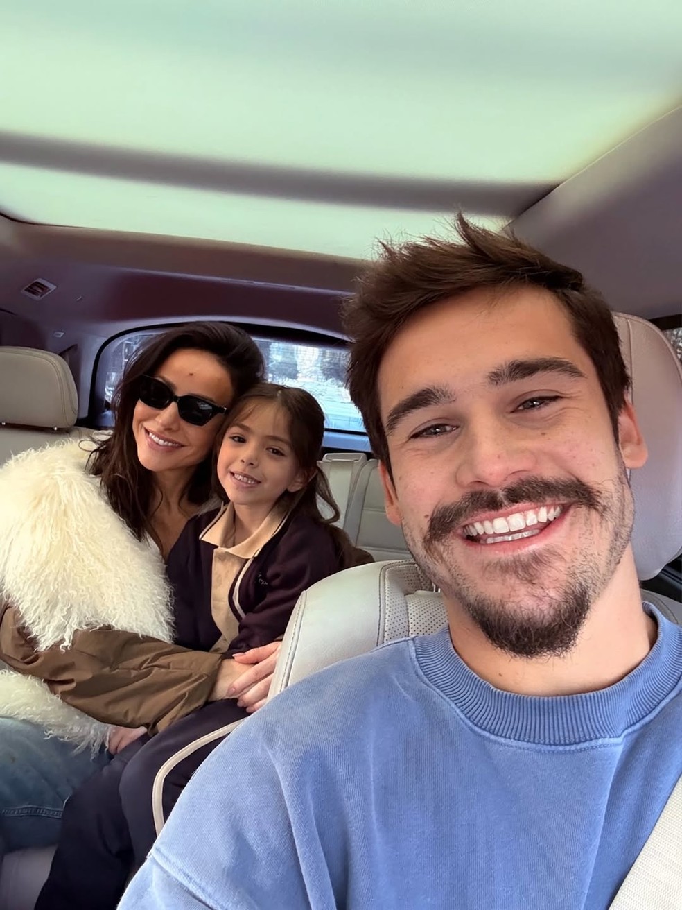 Sabrina Sato posta fotos com pai após citar problema de saúde: 'A luta ...