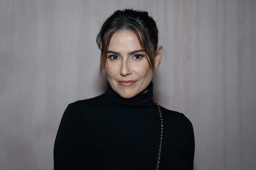 Deborah Secco dribla frio com look para festa de Preta Gil: 'Cobre em ...