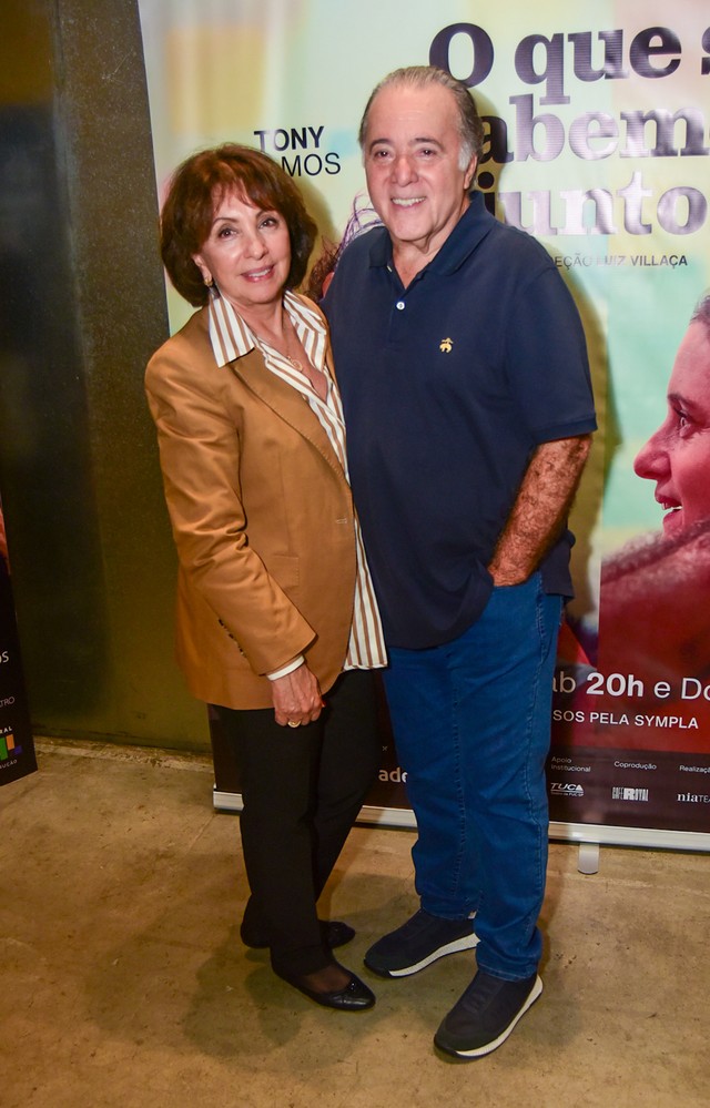 Tony Ramos recebe a esposa, com quem é casado há 56 anos, em peça