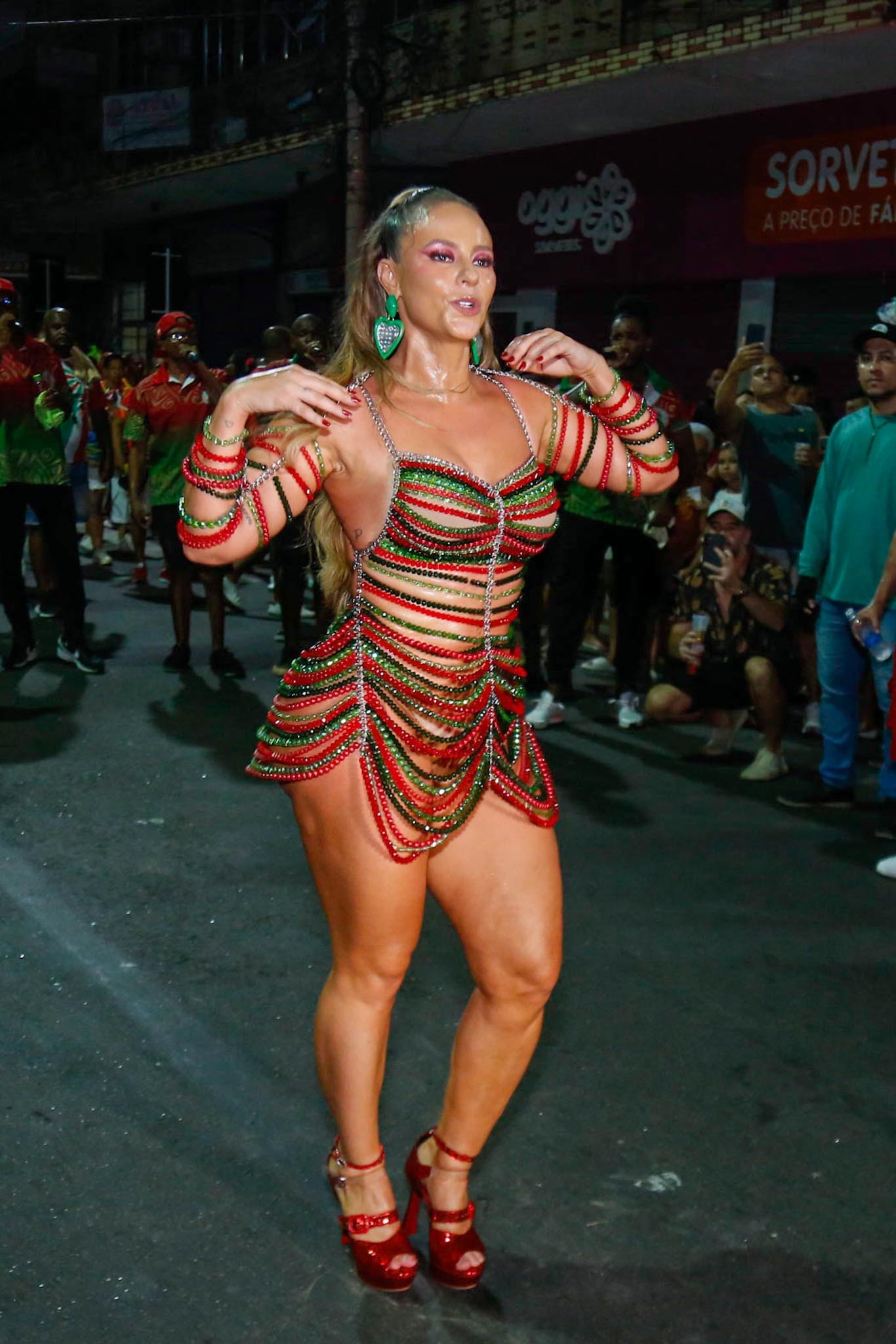 Paolla Oliveira homenageia Grande Rio após vice-campeonato: 'Conquistas que não se medem em décimos'