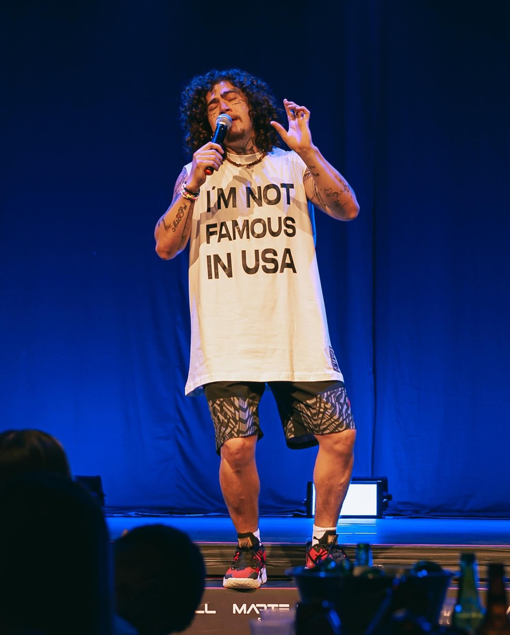 Whindersson Nunes faz camiseta inspirada na do ator que fez Greg em ...