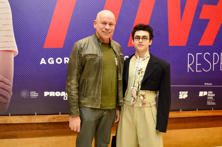 Leandro Karnal faz aparição rara com o marido, Vitor Fadul, em noite de ...