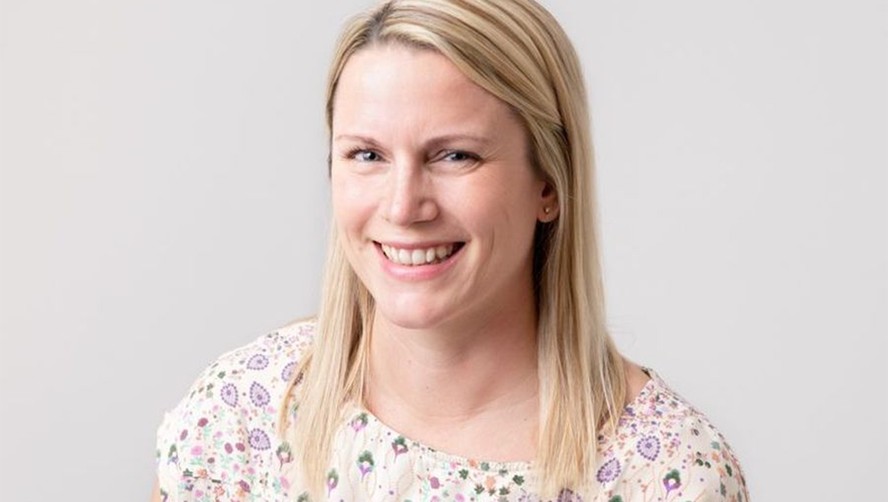 Nadadora olímpica Helen Smart morre subitamente aos 43 anos