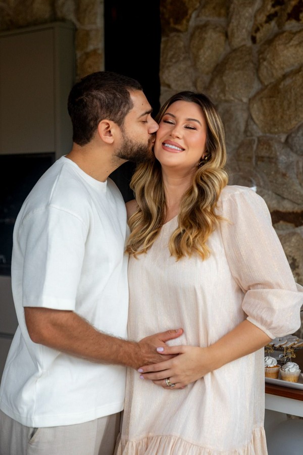 No Dia das Mães, Niina Secrets se emociona em chá revelação de seu ...