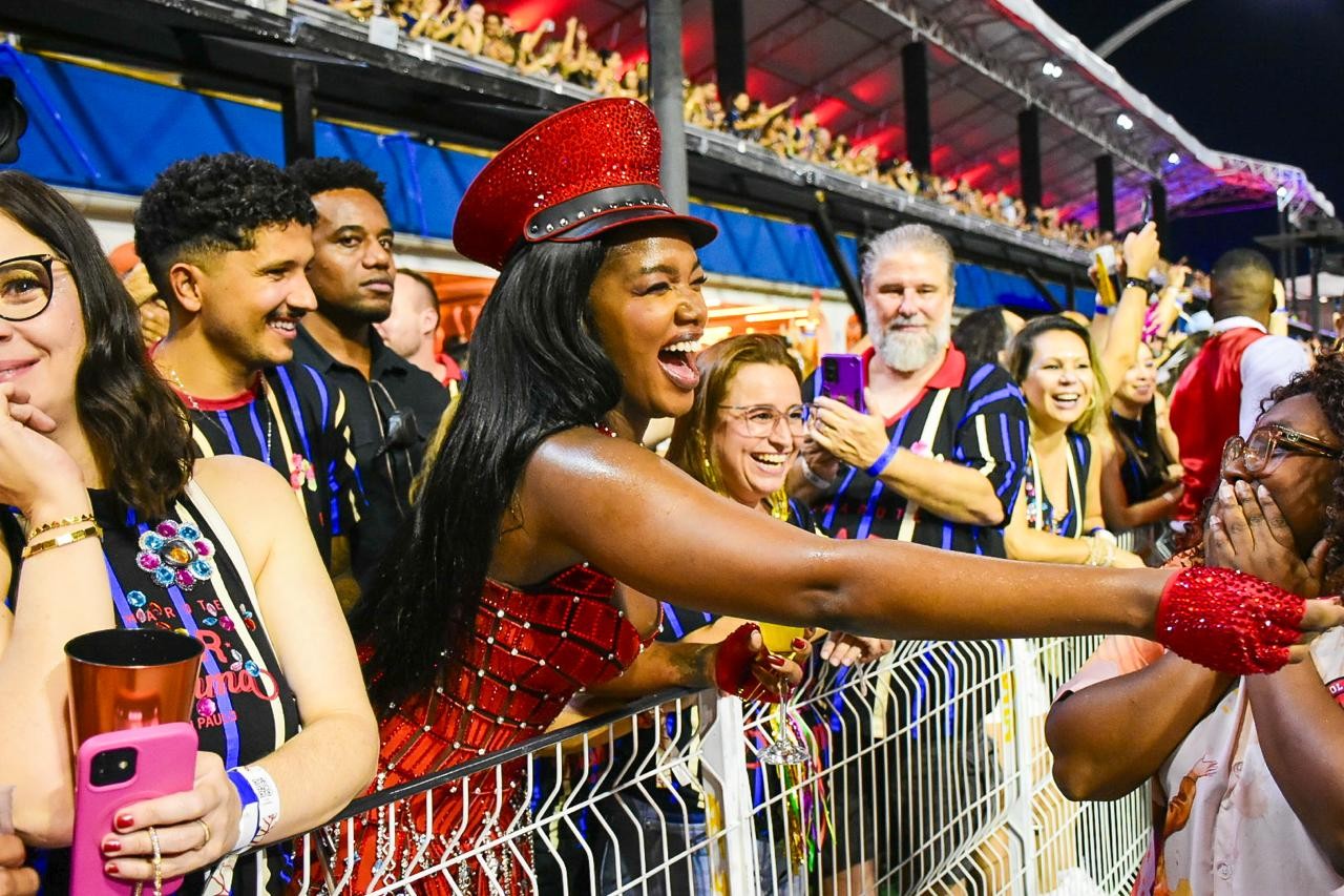 Madu Fraga é Exu em desfile da Vai-Vai: 'Tem que ter responsabilidade'