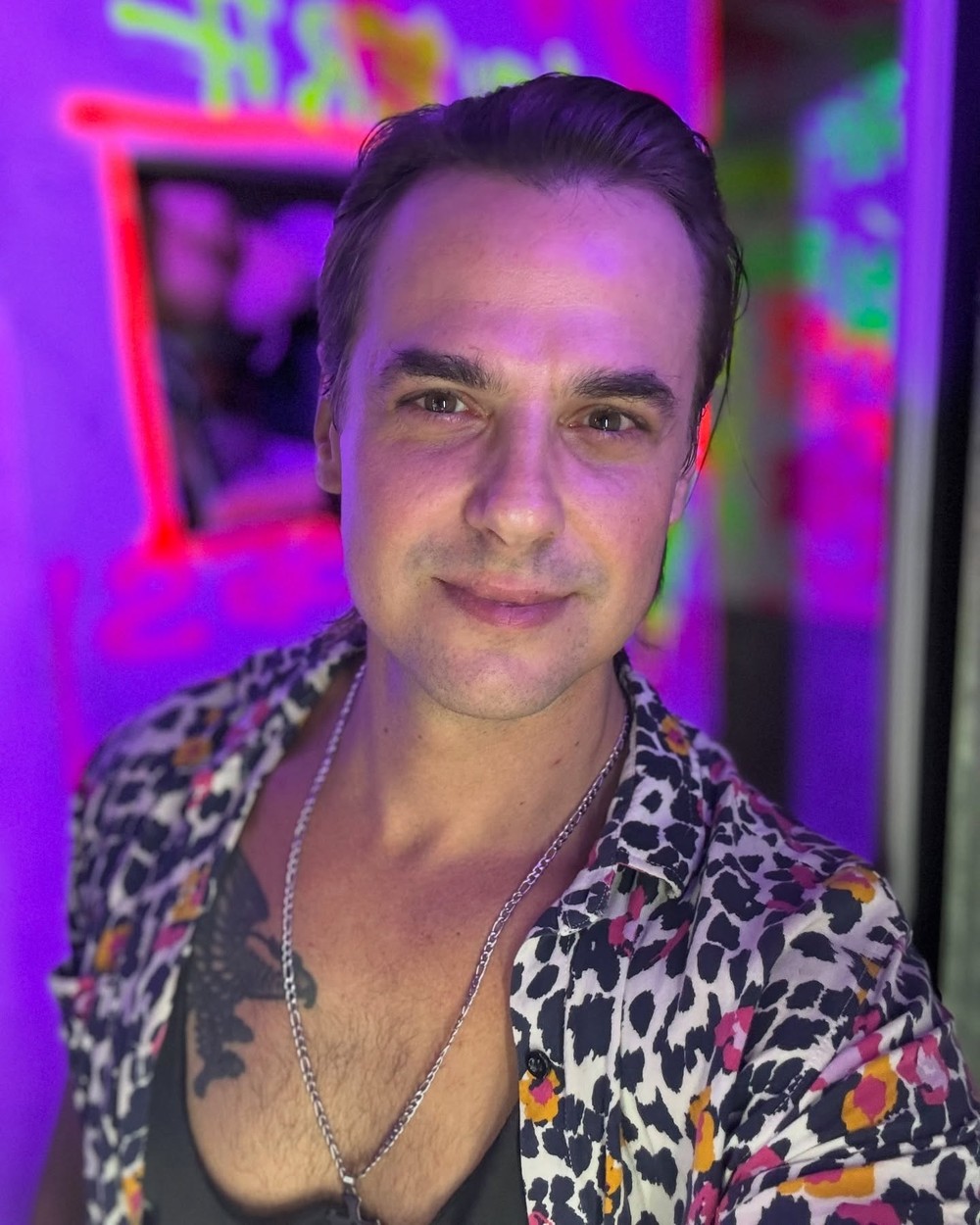 Ex-galã de 'Malhação', Daniel Erthal leva tombo daqueles em seu bar; vídeo