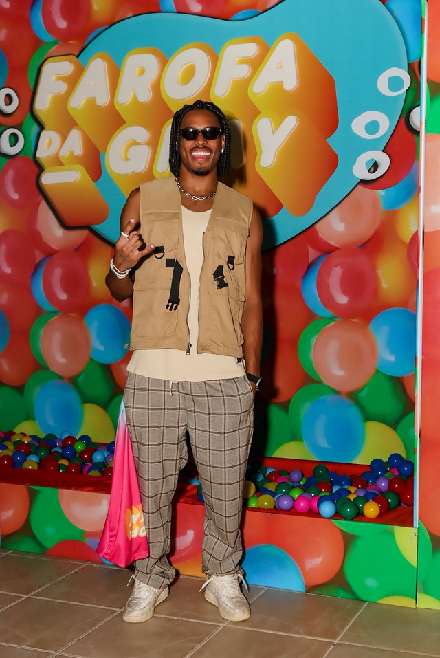 Paulo André fica com fama de metido na Farofa da Gkay