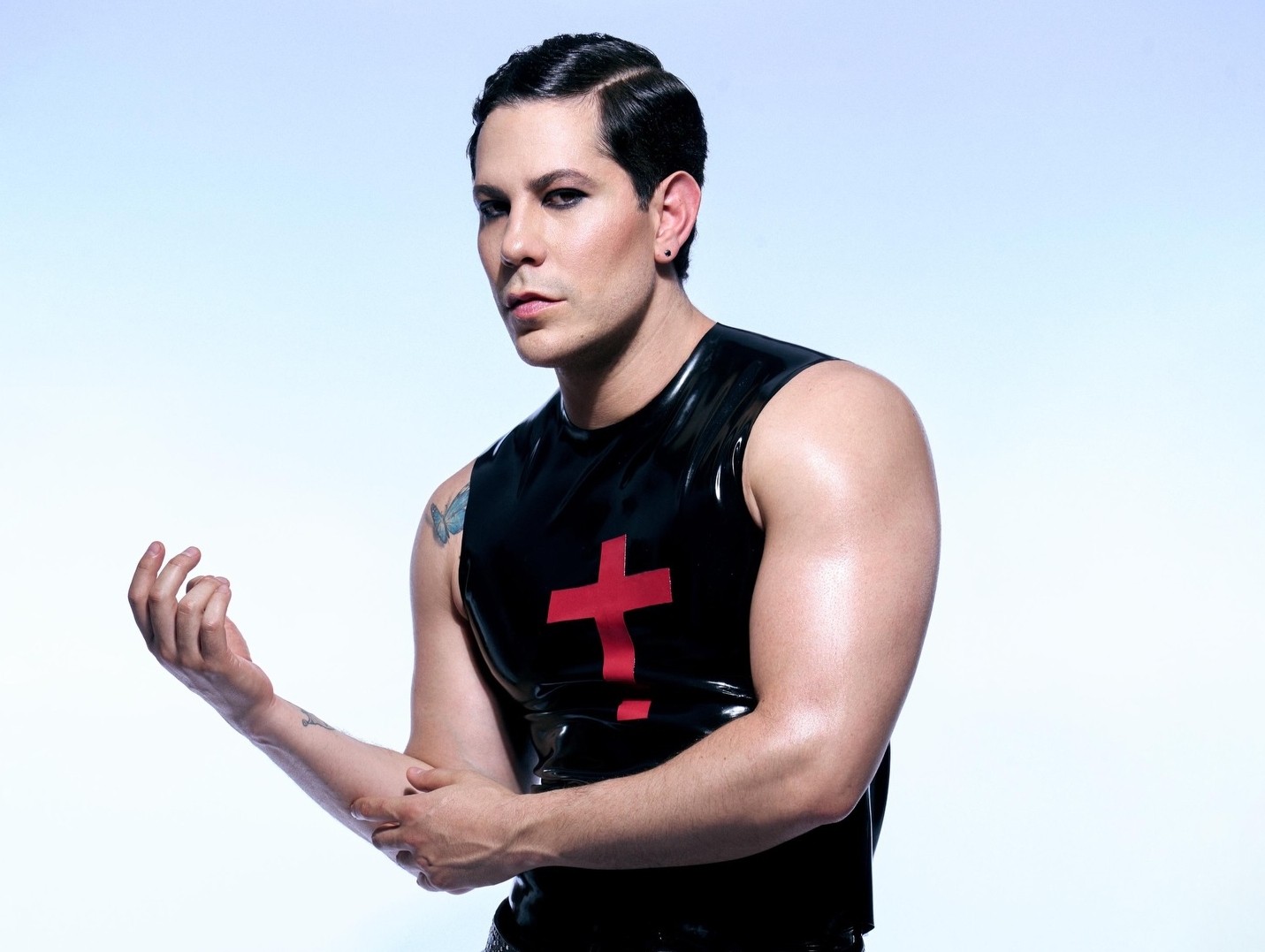 Christian Chávez estreia nova turnê no Brasil com shows intimistas em ...