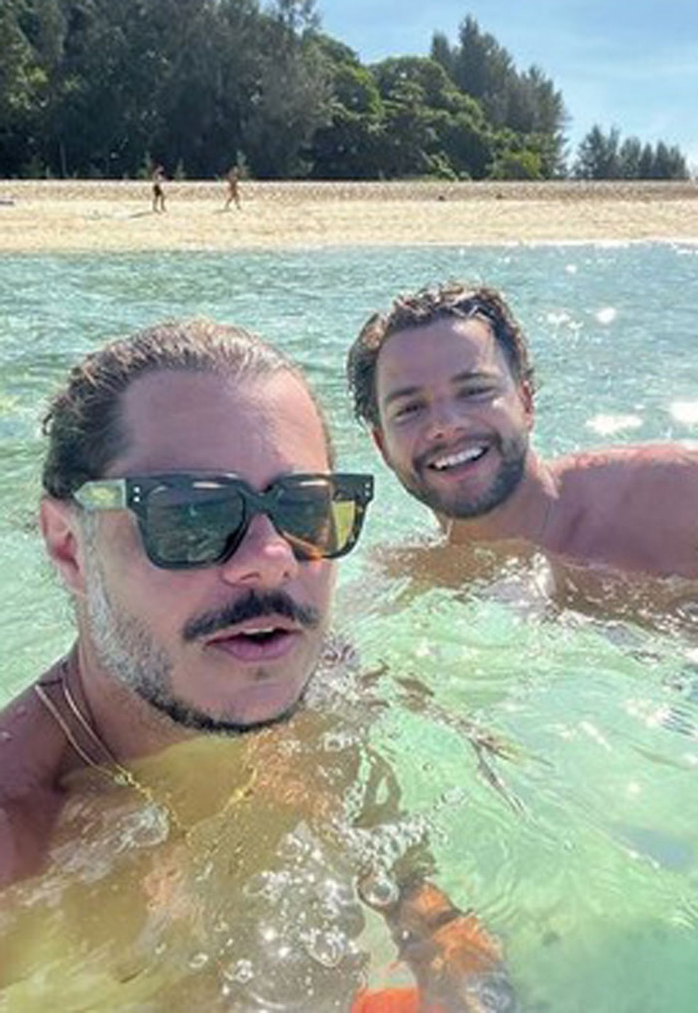 Marcus Majella abre álbum de viagem com amigo para a Tailândia; veja fotos