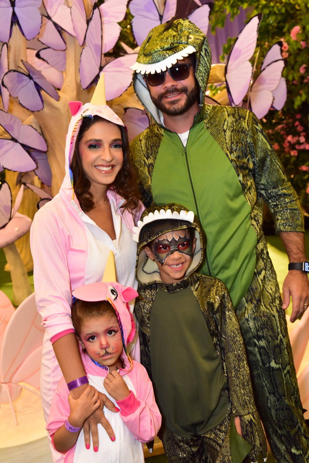 Anna Carolina, mãe de Isabella Nardoni, curte aniversário de Lua com os ...