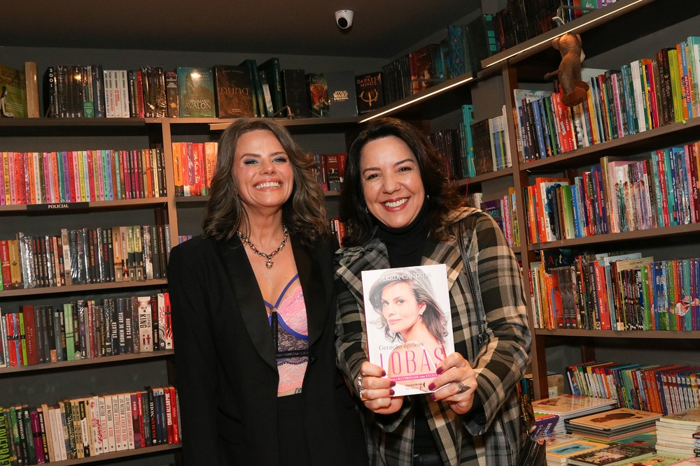 De lingerie à mostra, Maria Cândida lança livro em São Paulo