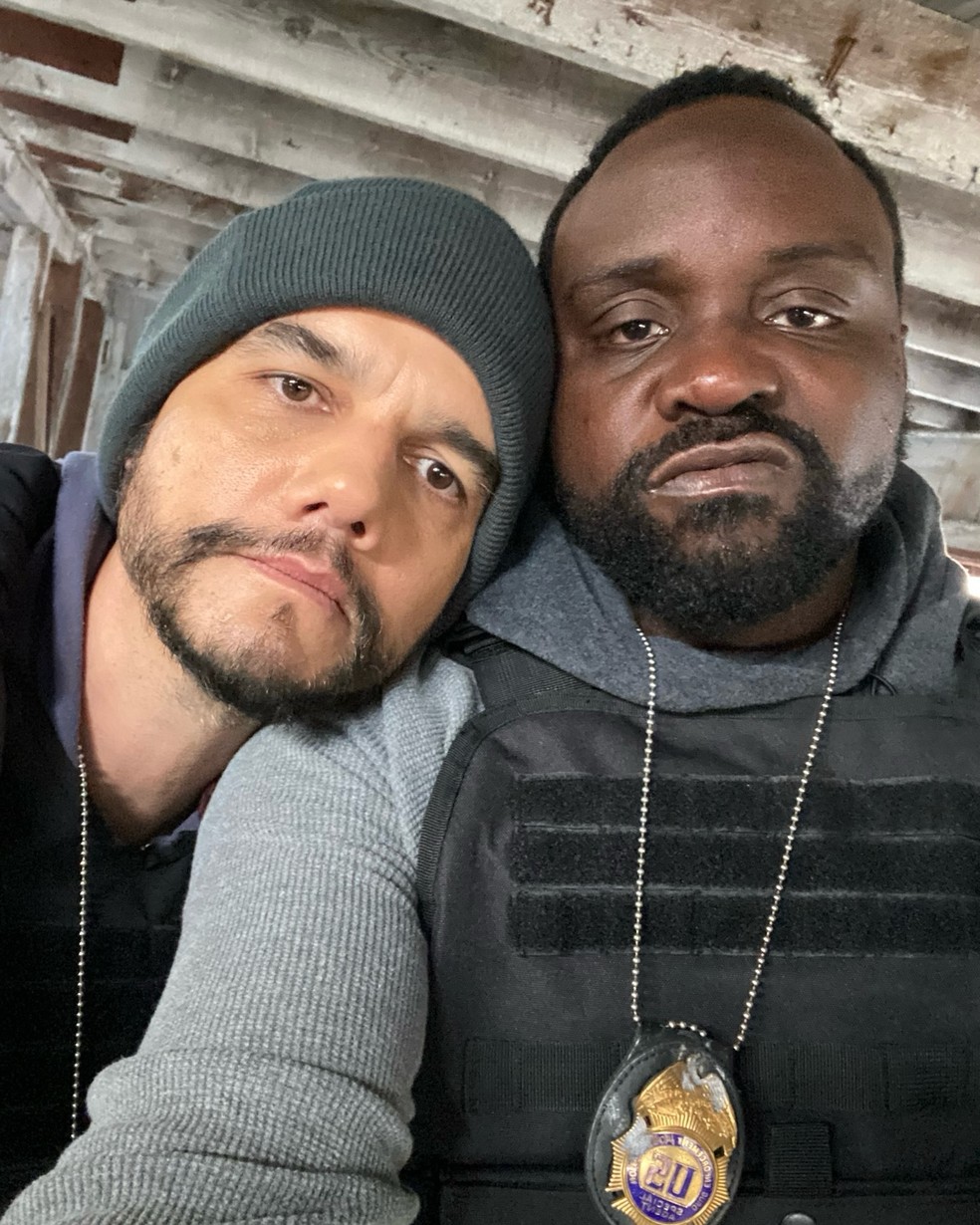 Colega de Wagner Moura em série dos EUA se declara após Globo de Ouro ...