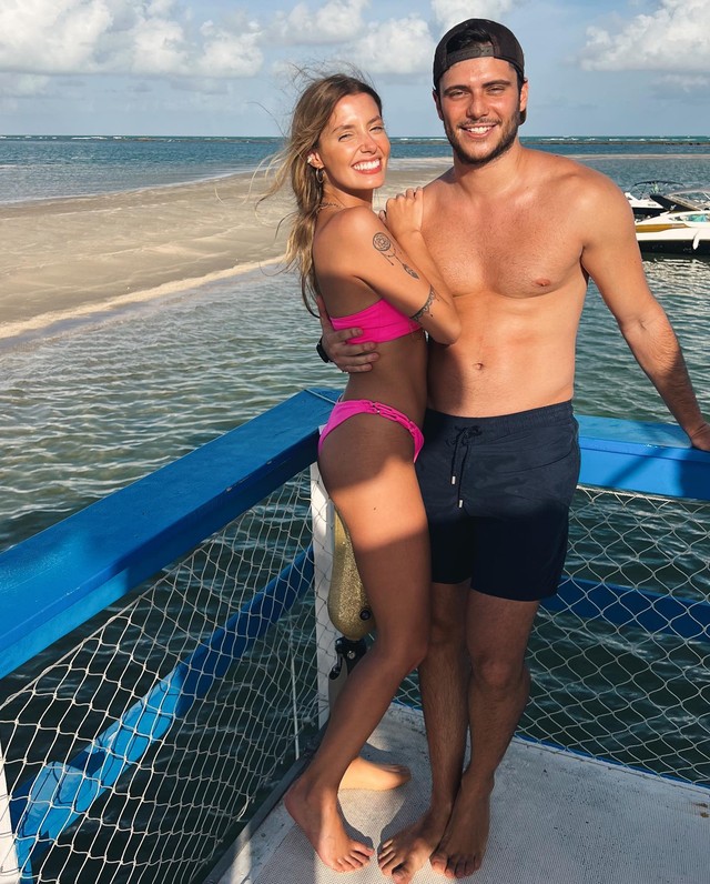 Paola Antonini se declara ao namorado: 'Tão feliz com você!'