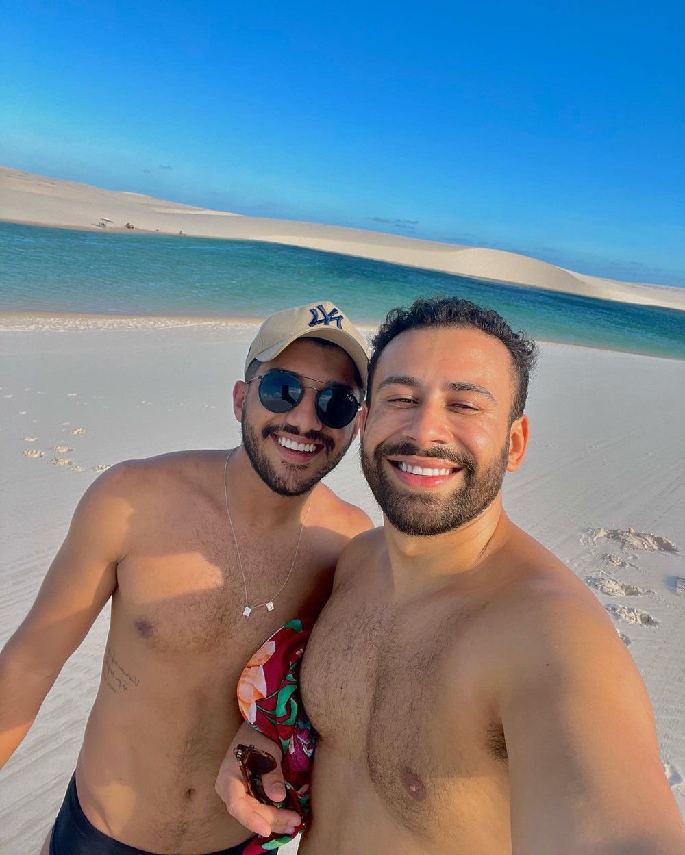 Repórter da Globo Rômulo D'Avila e o namorado curtem os Lençóis Maranhenses