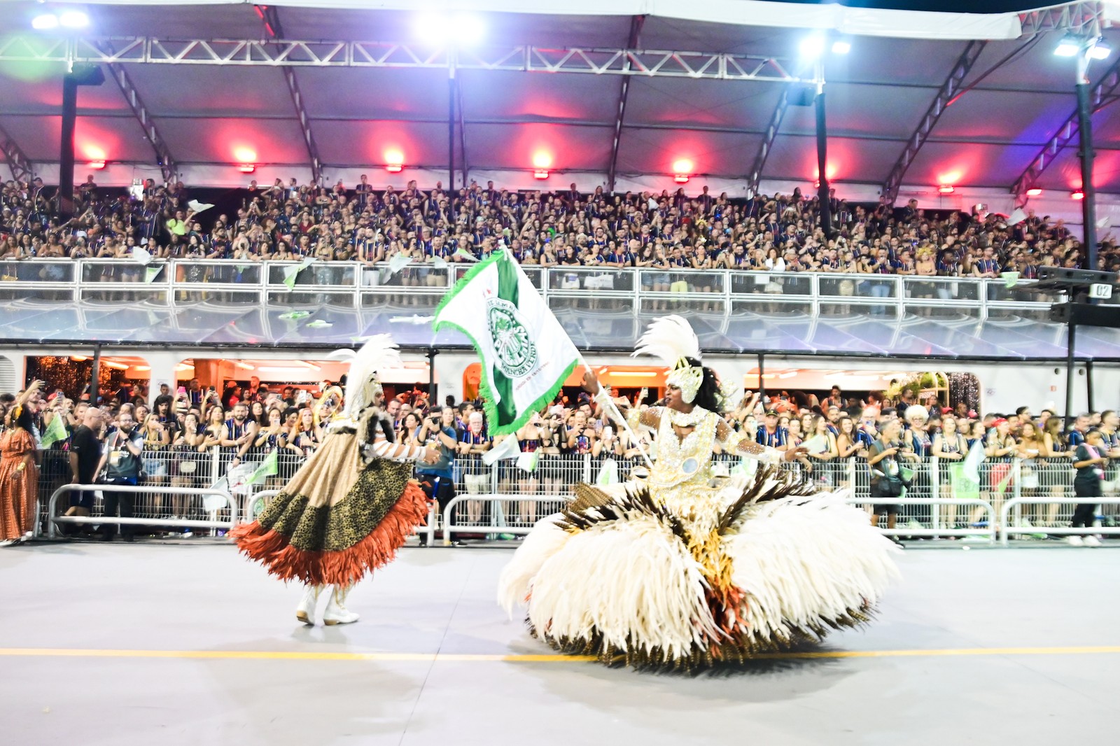 Madu Fraga é Exu em desfile da Vai-Vai: 'Tem que ter responsabilidade'