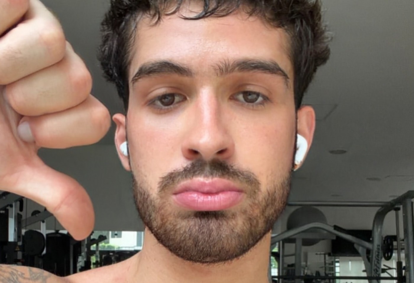 João Guilherme exibe o shape após ficar um mês sem exercícios físicos ...