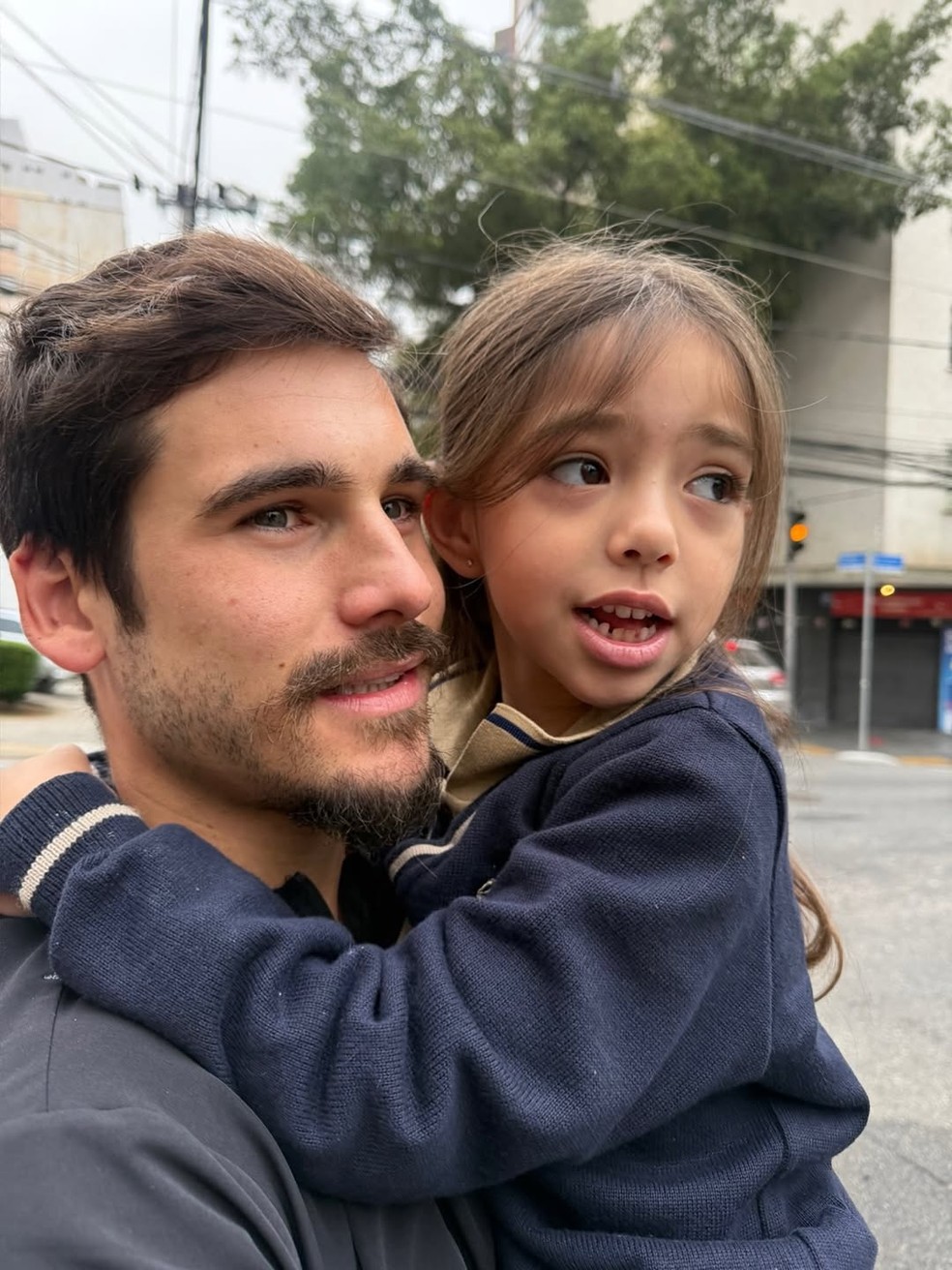 Sabrina Sato posta fotos com pai após citar problema de saúde: 'A luta ...
