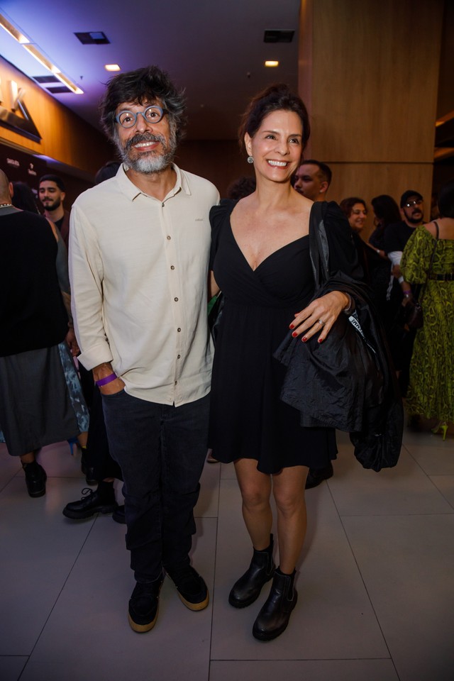 Helena Ranaldi faz rara aparição com o marido, o ator e diretor Daniel ...