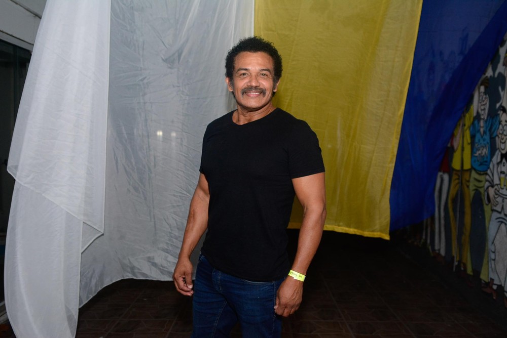 Elenco de 'Mar do Sertão' se reúne em festa no Rio de Janeiro