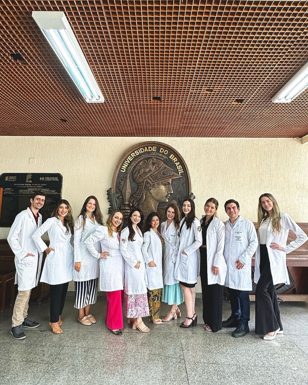 Lyandra Costa se despede de colegas do curso de especialização em ...