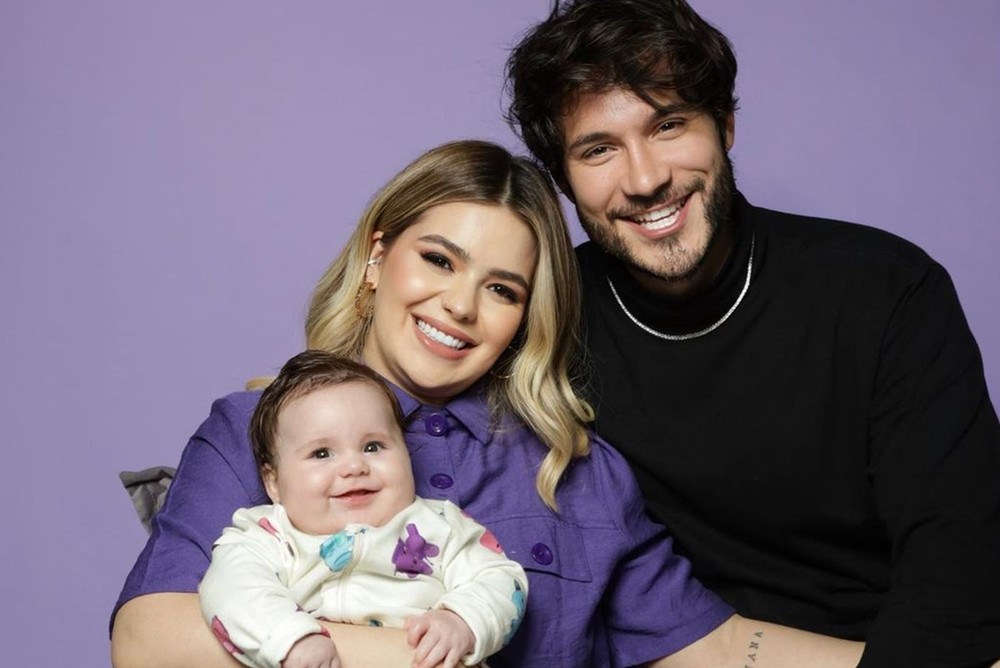 Viih Tube faz teste de gravidez após ter enjoos: 'Não vou fazer suspense'