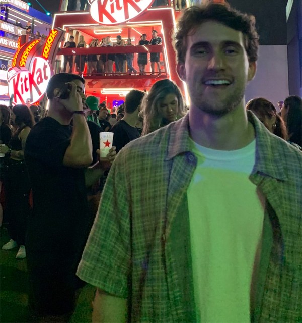 Agora ator, Felipe Ricca se esquivou da profissão por causa dos pais ...