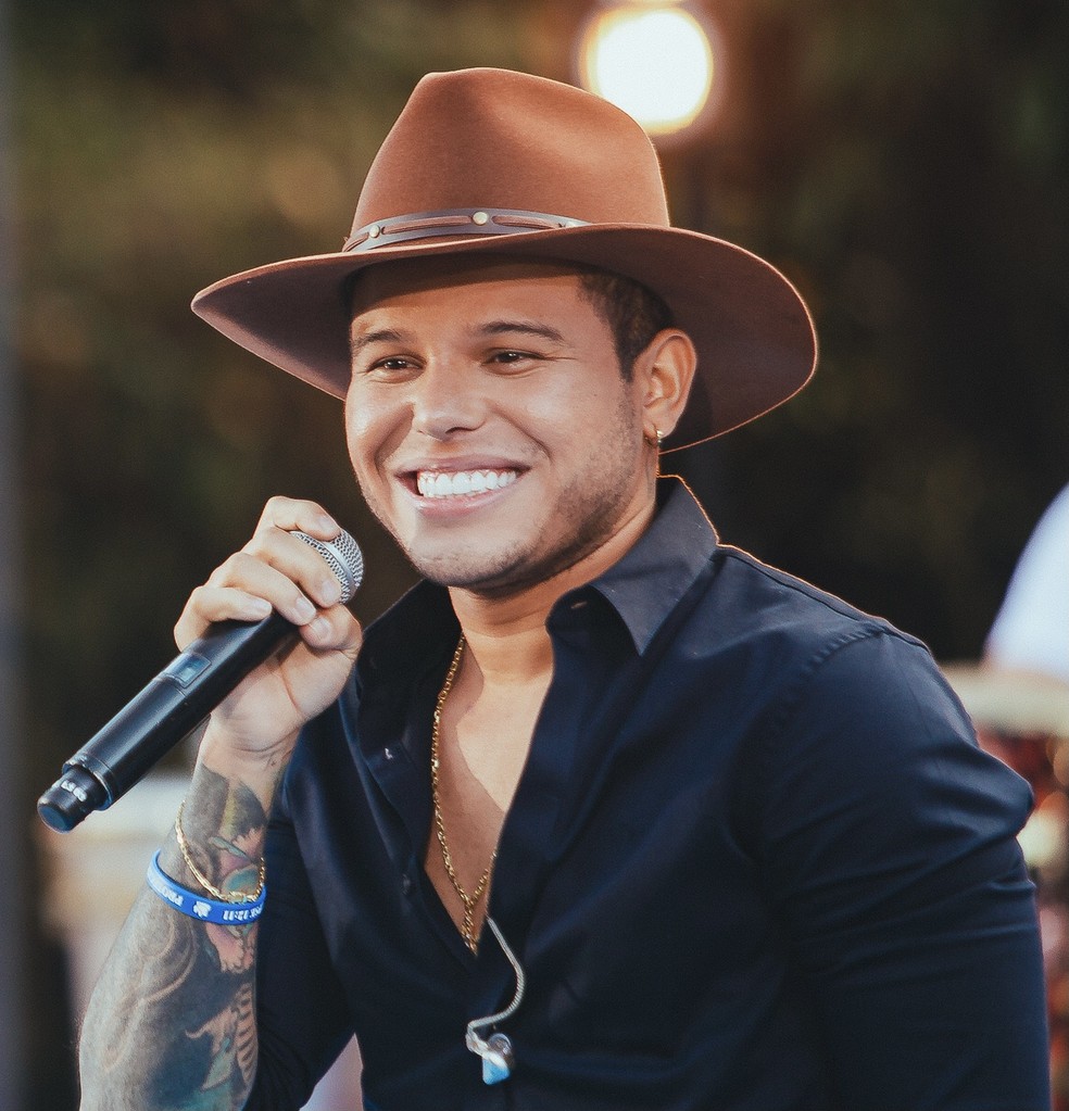 Tierry sonha com indicação ao Grammy Latino em 2023: 'Tenho fé'