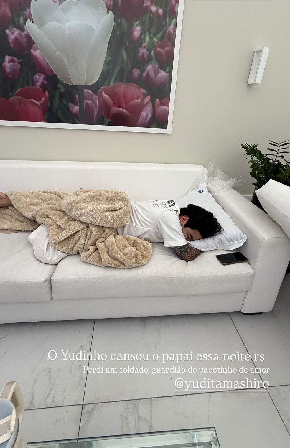 Yudi Tamashiro 'apaga' após noite em claro com o filho no hospital ...