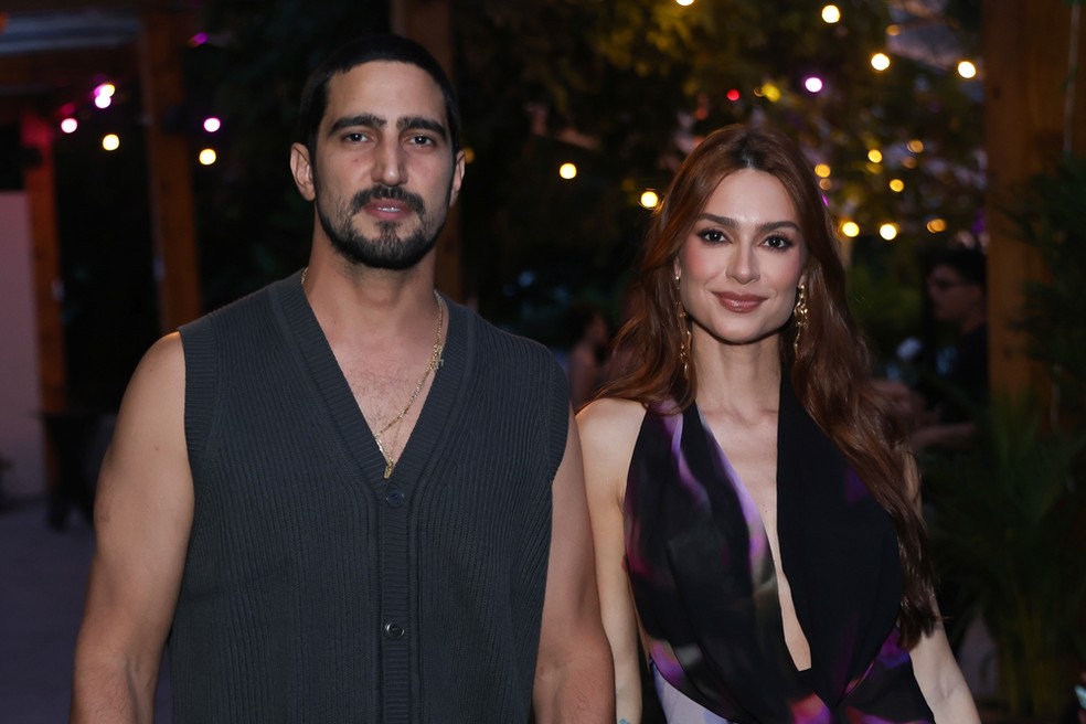 Thaila Ayala recebe timaço de famosos em sua festa de aniversário; vídeos