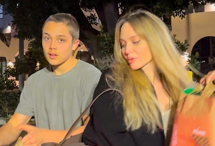 Angelina Jolie e Knox Leon estocam suprimentos; atriz abriu sua mansão ...