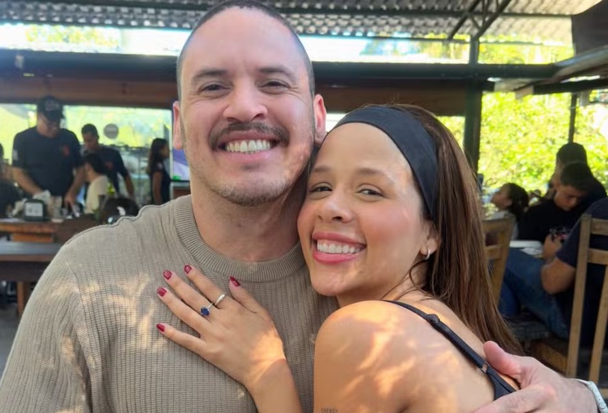 Laura Brito desabafa sobre saudade após morte do irmão e emociona ao falar do luto