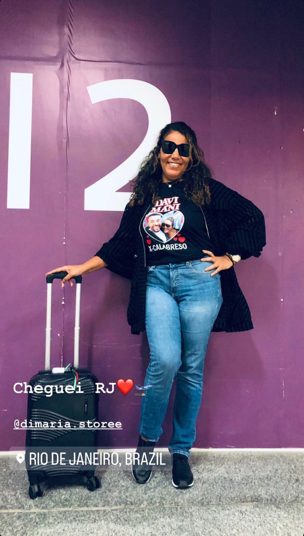 BBB 24: Namorada de Davi, Mani Rêgo desembarca no Rio para final do reality