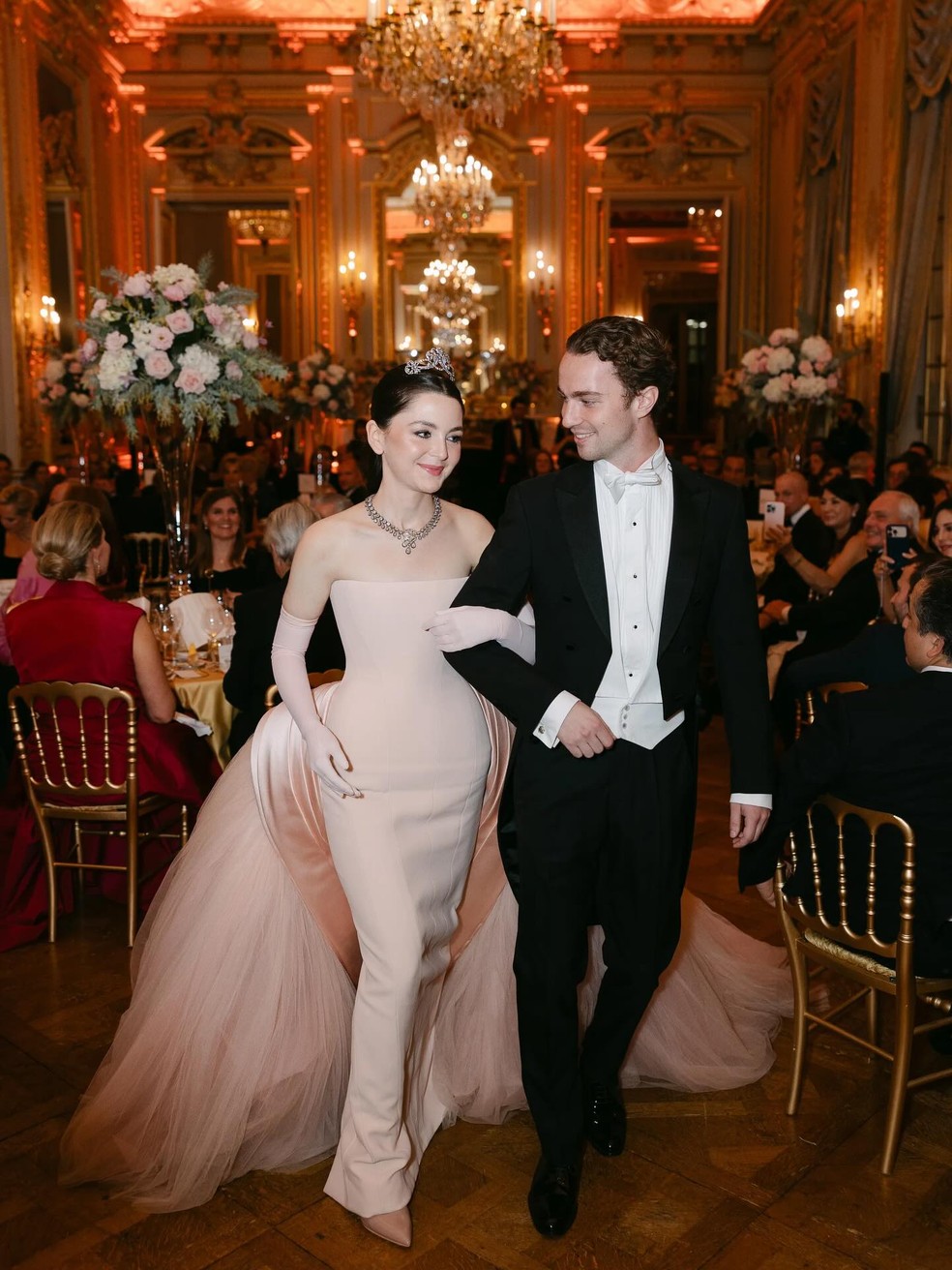 Filha de Angela Basset, neta de Carolina Herrera e alta costura: por ...