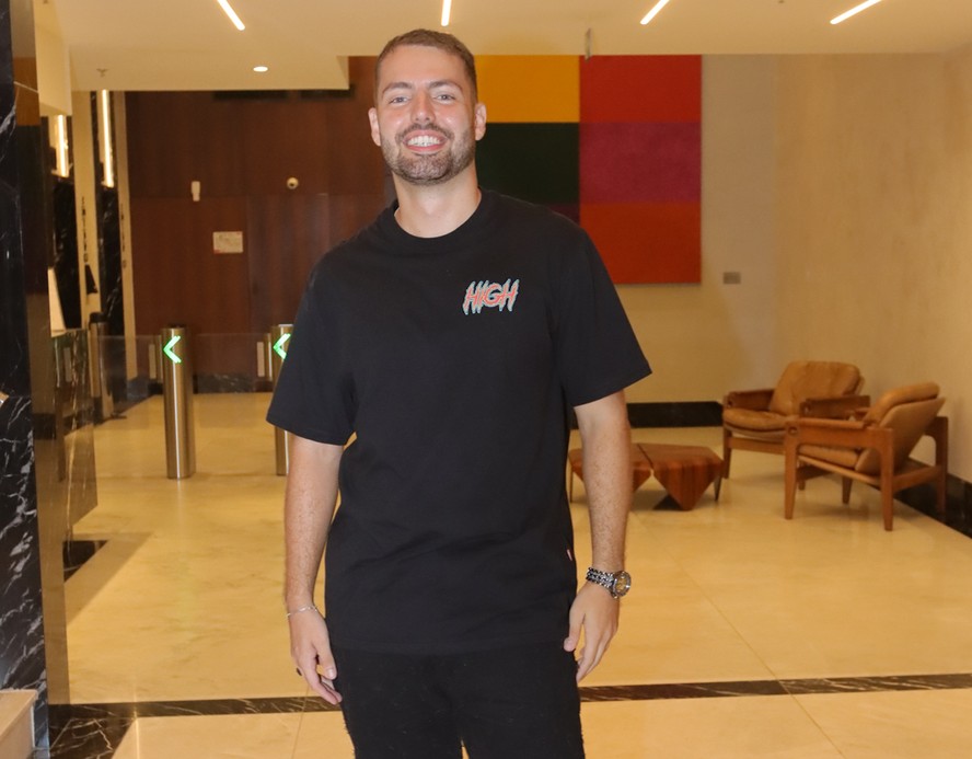 Influencer Matheus Costa diz que faz terapia para lidar com a fama e ...
