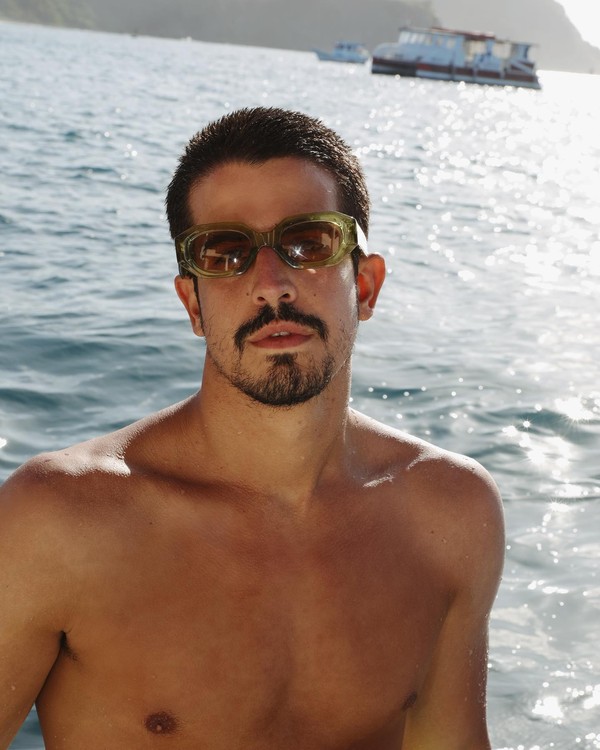 Enzo Celulari abre álbum de viagem à Noronha com a irmã, Sophia