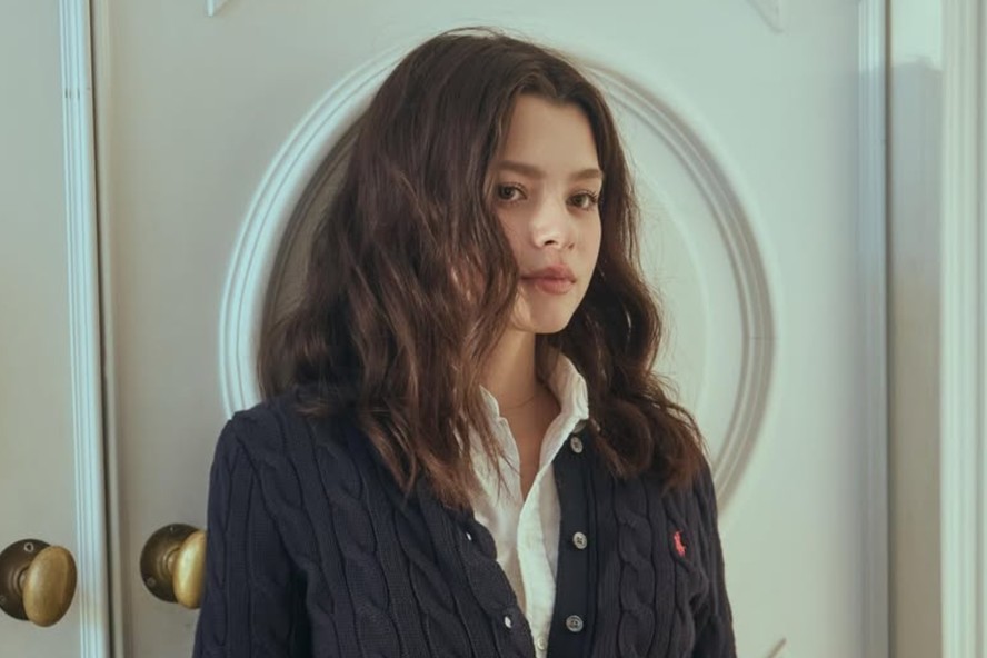 Becky Armstrong transforma vulnerabilidade em música com 'Skin ...