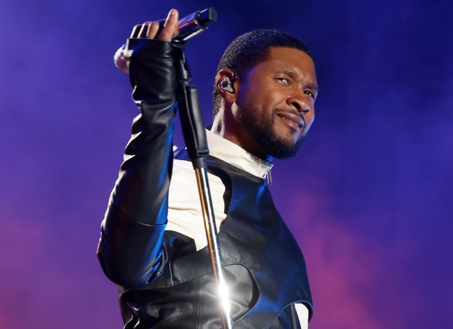 Usher é anunciado como atração principal do intervalo do Super Bowl 2024