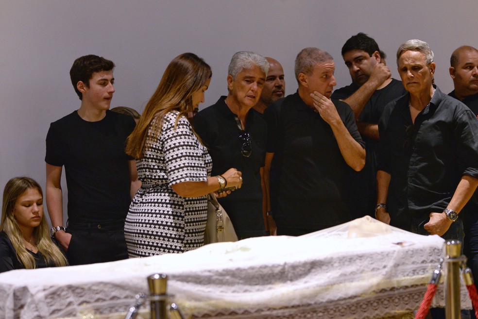 Corpo de Zagallo é velado na sede da CBF no Rio; craques se emocionam ...