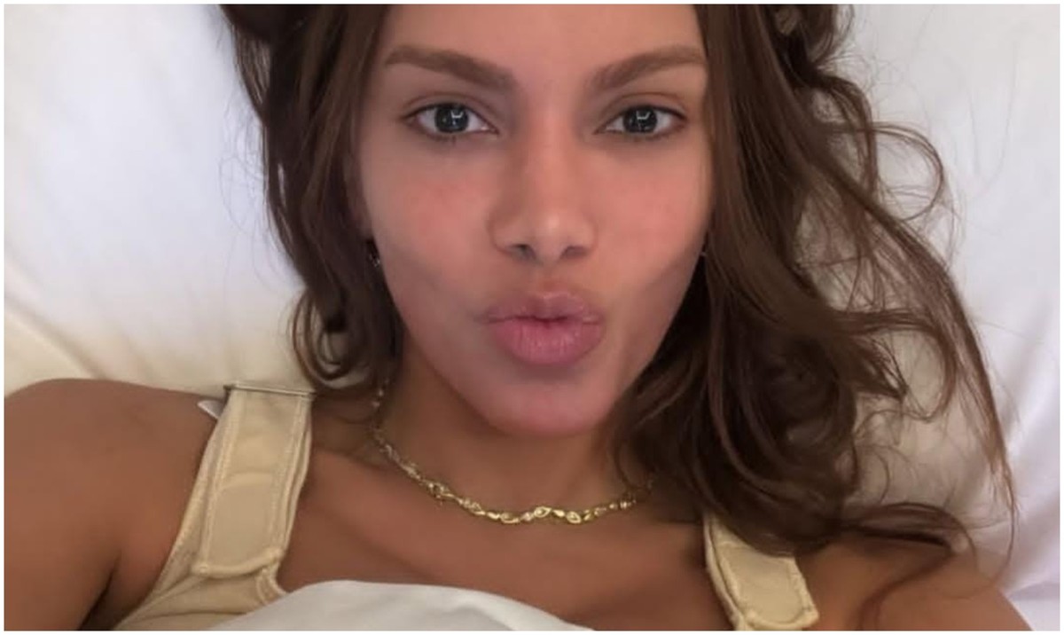 Anitta posta selfie do 'novo rosto', mas limita comentários