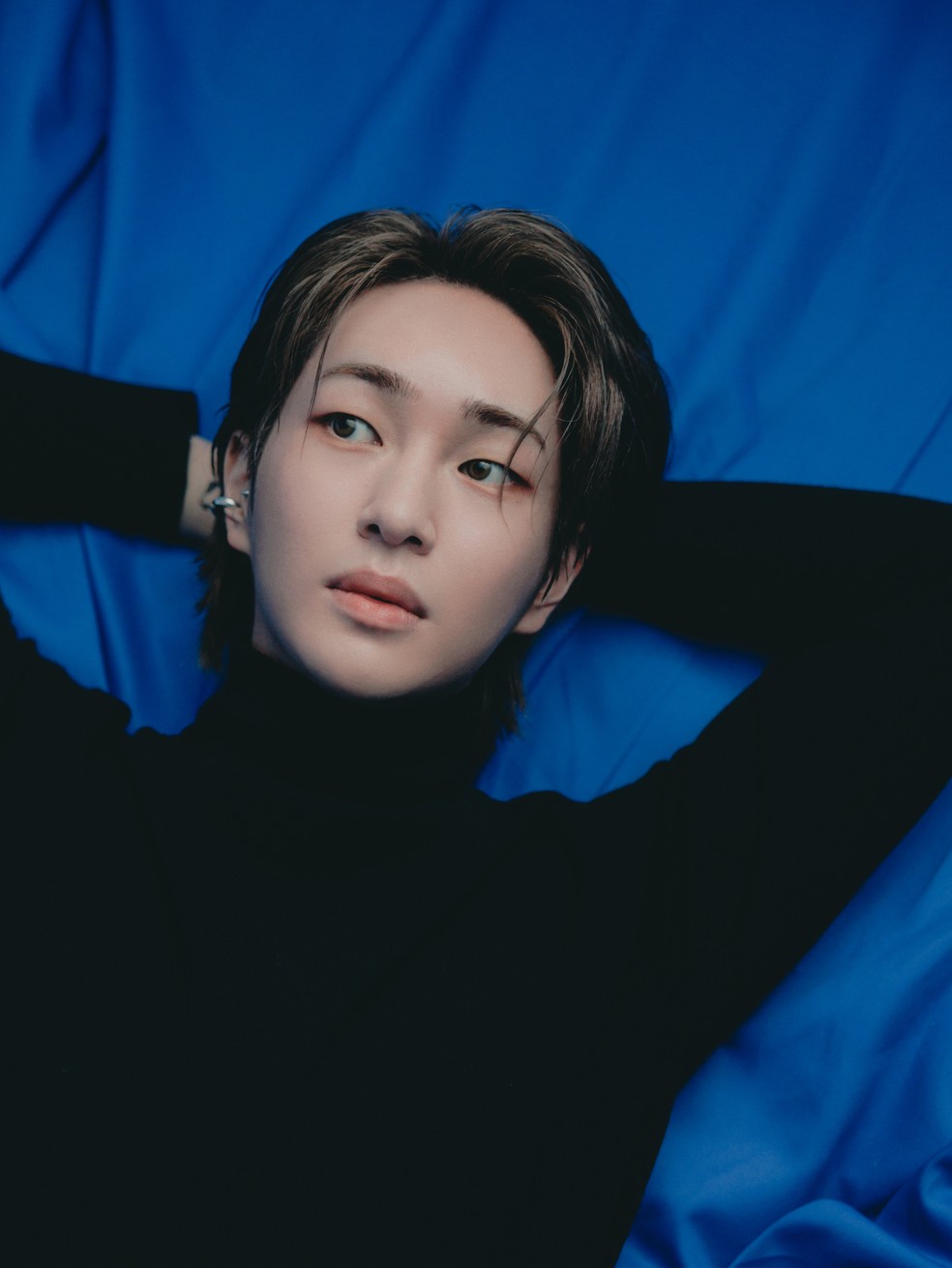 ONEW, do SHINee, lança primeiro álbum solo, 'Circle'; assista ao MV!