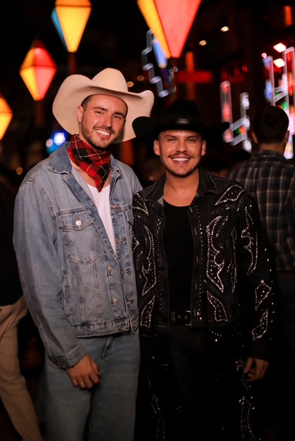 Valesca Popozuda, Adriana Bombom e mais famosos se divertem no Farraiá ...