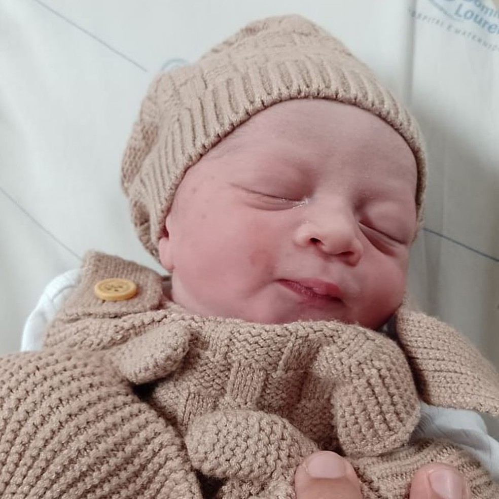 Aos 50, Belo se torna avô pela 4ª vez e apresenta o neto, Arthur