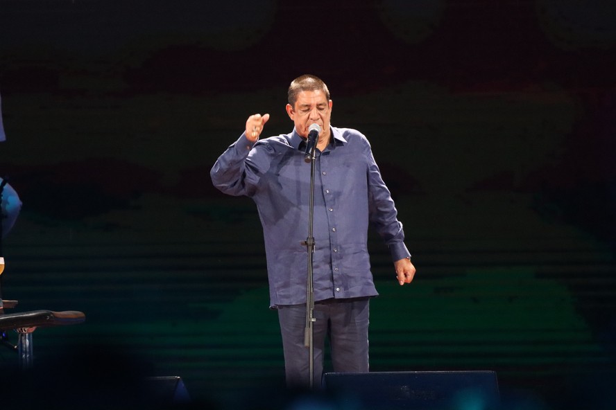 Zeca Pagodinho celebra o nascimento do neto Martin com fogos de ...